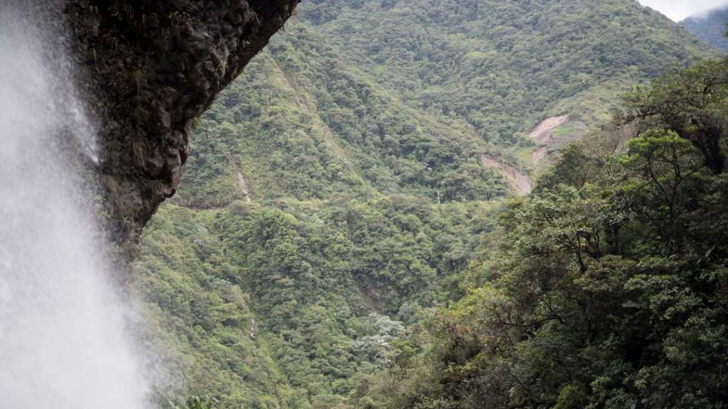 Hiking To The Devil's Cauldron: Rio Verde, Ecuador